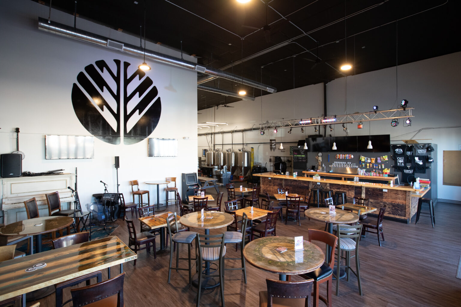 Lomita Brewery, Pizza, Live Music - Project Barley